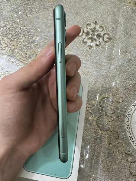 iPhone 11 64gb sotiladi !!!