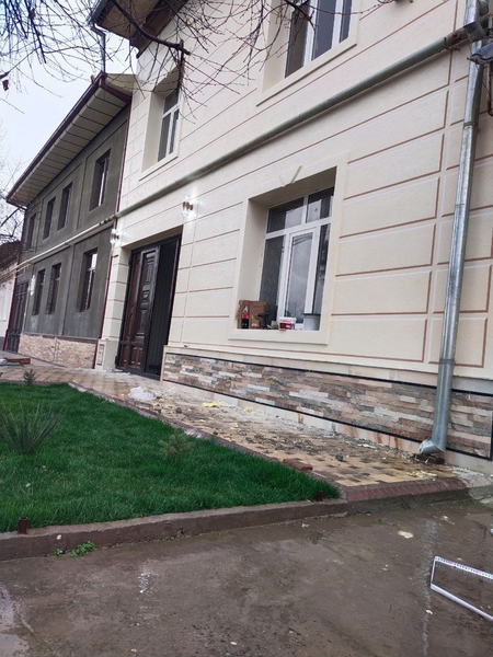 Чилонзар  Ипподром 3 сотук ер 
Срочно продаётся.