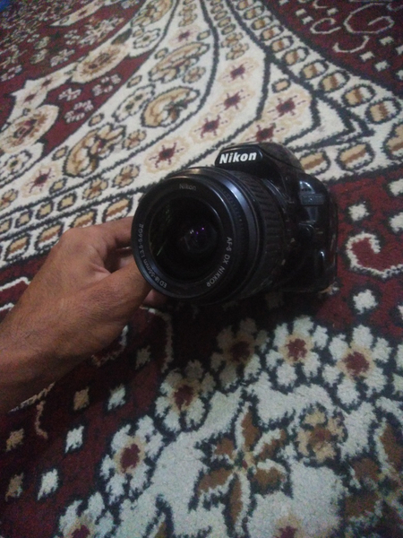 Nikon 3100 sotiladi