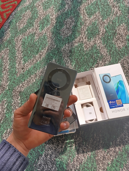 Honor x9a 5g ,android 13 ,8 ga 256 gb