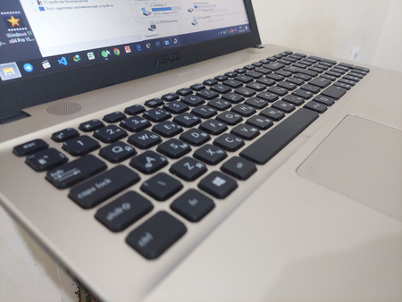 Asus X541S Noutbuk