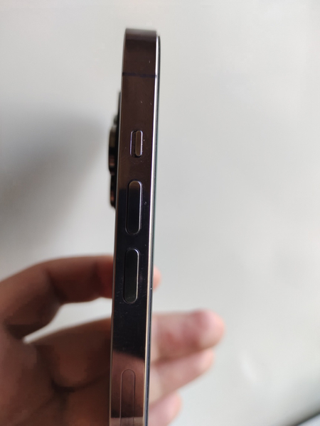 Iphone 14 pro purple