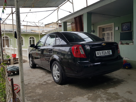 Продаётся Lacetti 1.8 в отличном состоянии.