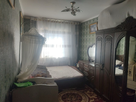 Массив панельныйда 4 хонали уй сотилади, продается 4х комнатная кв
