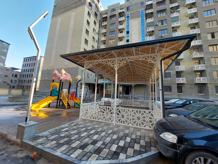 Yangihayot tumanida 3-metro yaqinida 3 honali uy sotiladi. Green House
