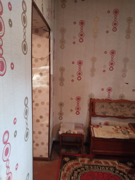 Аренда СЕРГЕЛИ 1 ком. 18 м2 санузел свой с обстановкой 2/4 кирпич 250у