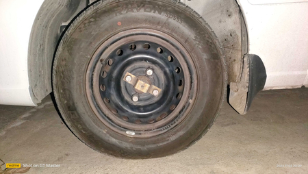 Продам комплект шин 185/70/R13