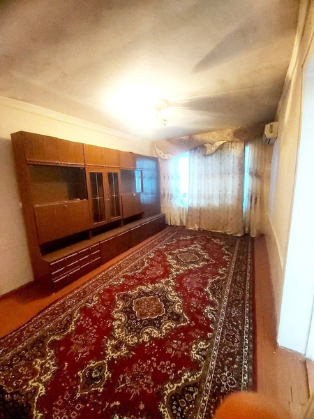 Уй сотилади. Манзил: 5 к/даҳа, 3 хонали,
