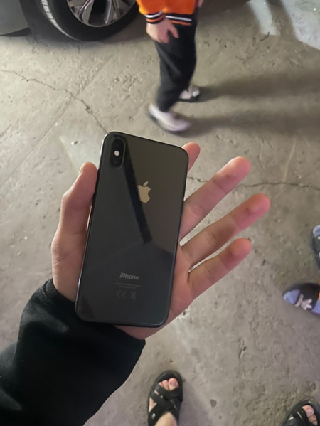 Iphone x         .