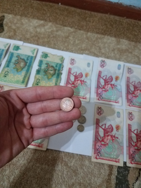 500 so'mlik va 200 so'mlik eski pullar hamda tangalar