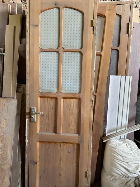 Продаю межкомнатные деревяное двери