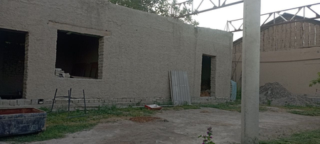 Chinobod mahallasida uchaska sotiladi