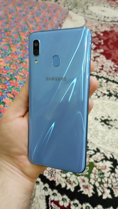 Samsung A30  32/3 xotiraga ega, 4000 mAch akumulyator