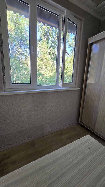 Продажа. Своя. Чилонзор район 9-кв 1/3/4 кирпич 1*3.Ипотека тоже можно