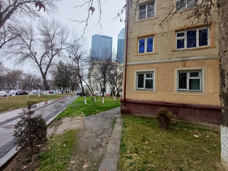 Продаётся 3-х комнатная квартира под офис.