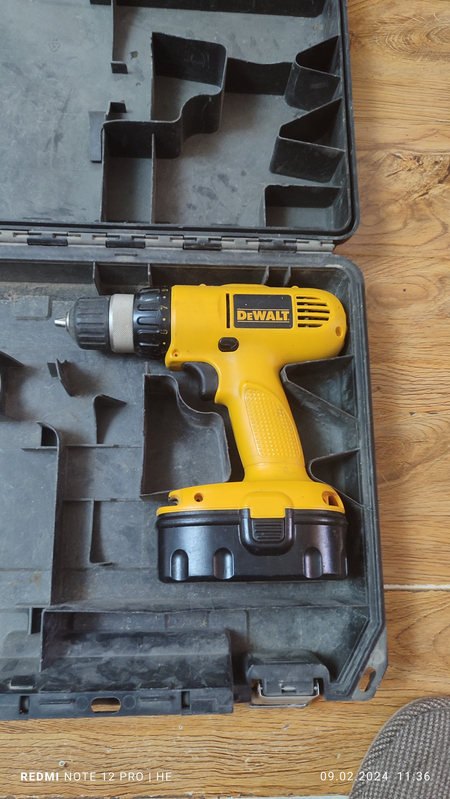 Шуруповёрт DeWalt