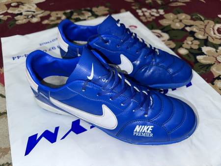 Сороконожки 44-Размер Nike Premier 1-2 martta kiyilgan
