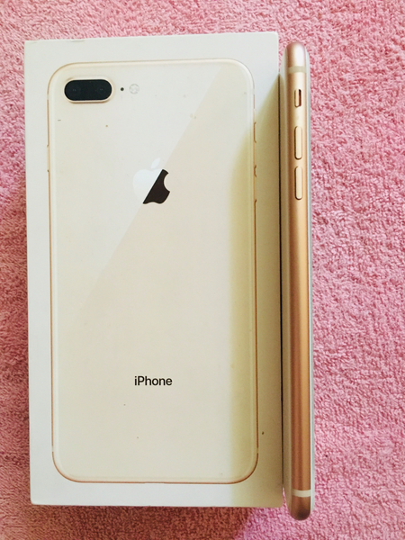 iPhone 8+ В хорошем состоянии