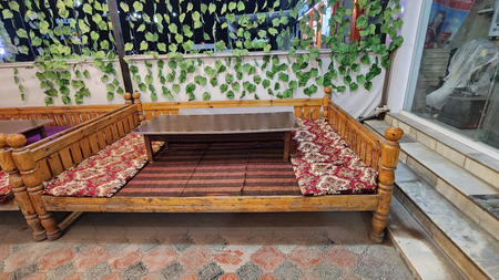 Tapchan  sotiladi bonusiga gilami bilan