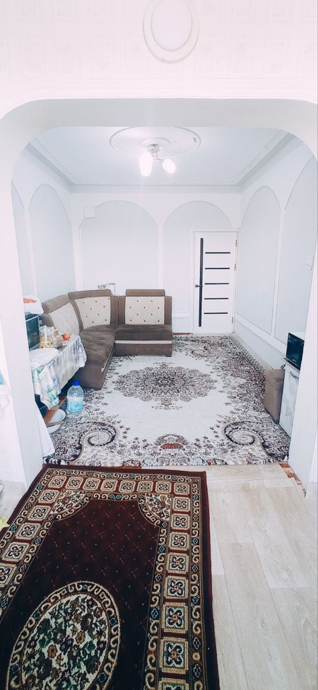 Srochna sotiladi Sergeli 3 kv Dom sotiladi 7 maktab oldida evroremonti