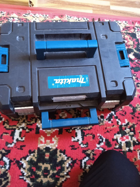 Лазерный уровень makita