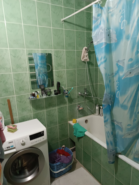 Продается 2 комнатная 2 этаж  на паркенстком