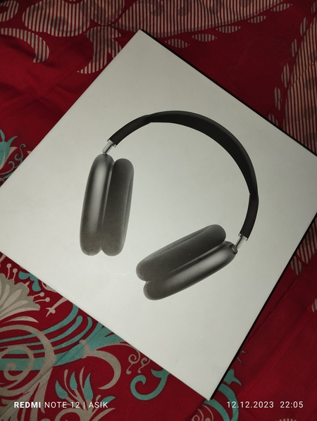 Продаю Airpods Max