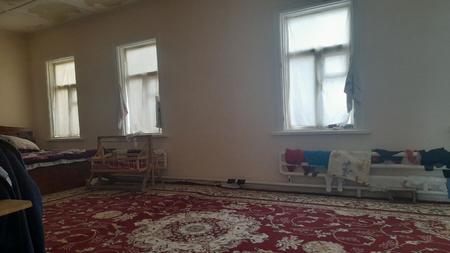 Krasnagorskiyda 5 xonali uy sotiladi. 2 sotix. Hamma sharoti bor.
