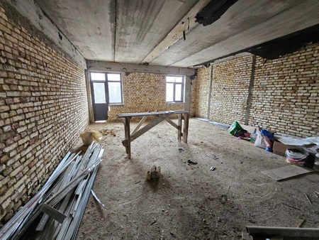 115m² 2-qavat uy sotiladi