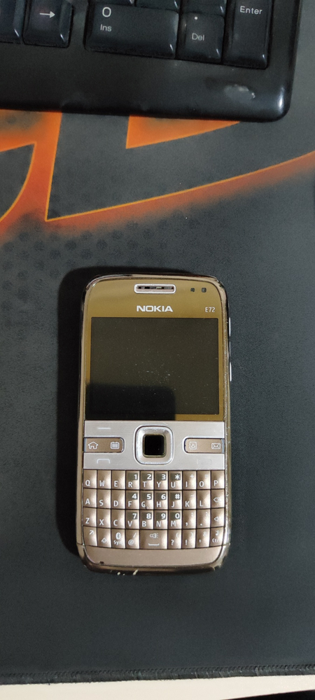 Продается Nokia E72