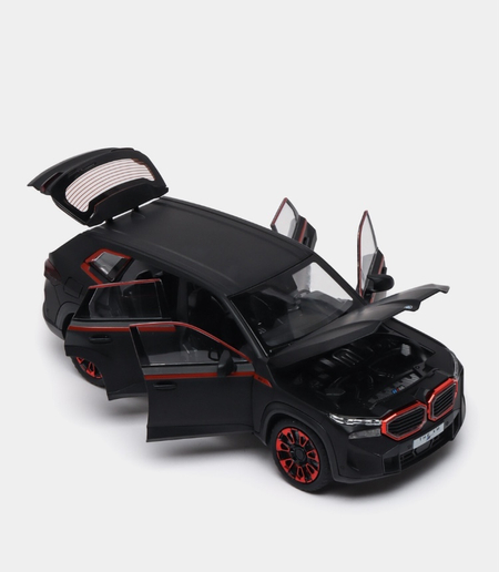 Yangi BMW XM kolleksiya mashinasi