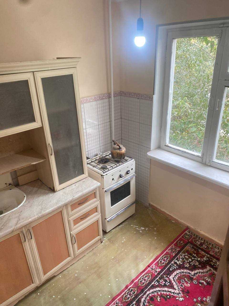 Продаётся 1х комн квартира на 2 этаже Ор-р Русалка