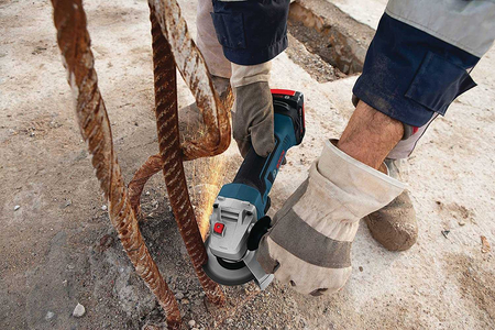 Bosch GWS18V-45 - Аккумуляторная болгарка с виброручкой 18В Li