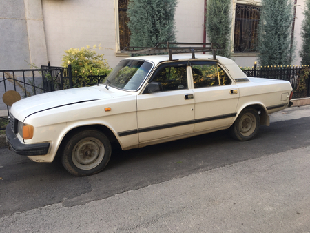 Волга 31029 сотилади
