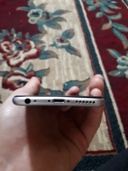 Iphone 6  sotiladi