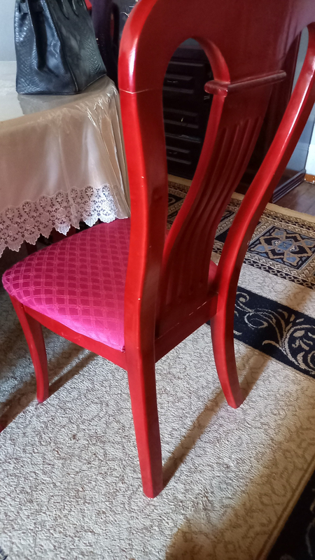 Продам стол и 10 стулья