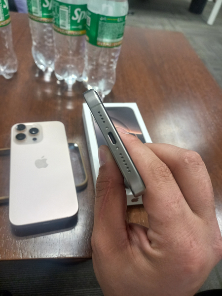 Iphone 15 pro max 256 18 сикл Natural