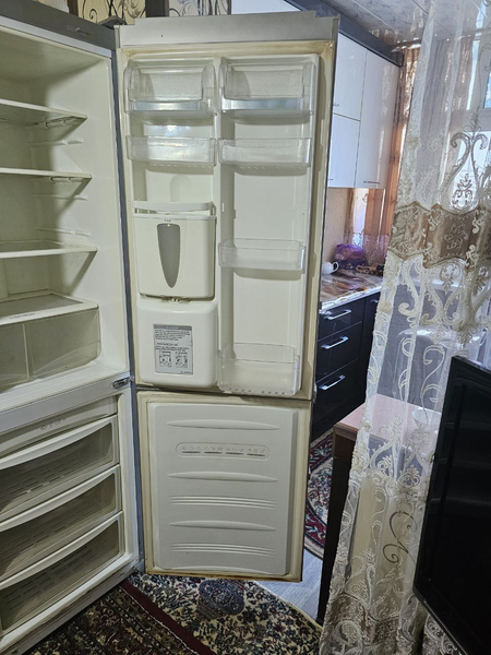 Продается холодильник LG