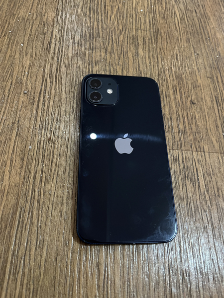 Iphone 12 holati yaxwi 80 yomkist tel qsela kelishamiz 128 tali …………..