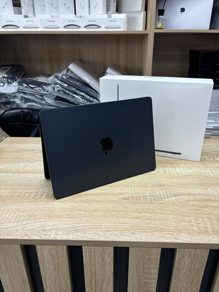 Macbook air 2022 M2 8/512Gb