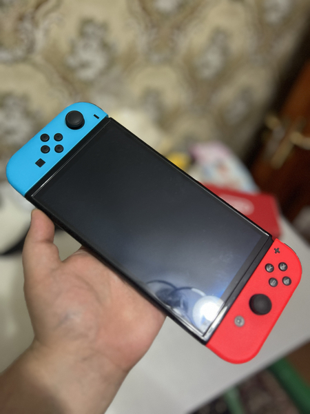 Срочно продаю Nintendo Switch Oled