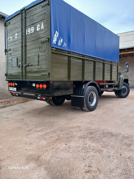 Zil 130G sotiladi