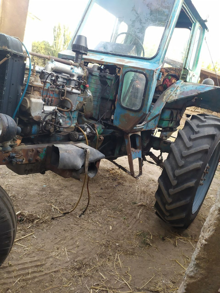 Traktor Mtz 80 .