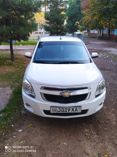 Продаю автомобил