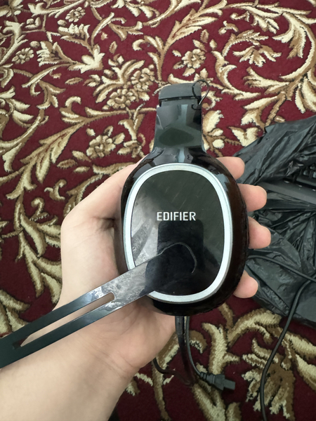 Edifier pochti yengi