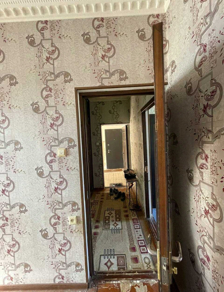 Yunusobod 11 kv 3/4/4 uy sotiladi  srochna Bez remont