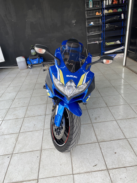 SUZUKI GSXR 750 Сотилади