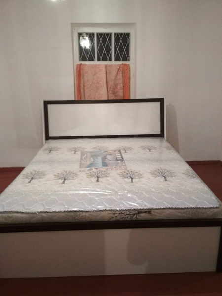 Spalniy mebel kravat matras trimo
