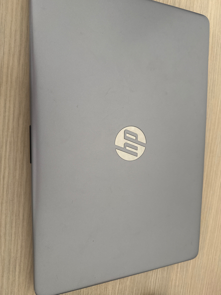 Hp noutbuk srochna sotiladi