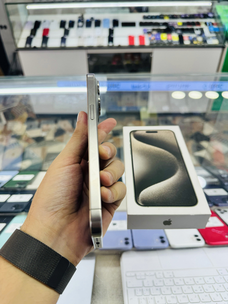 iPhone 15 Pro Max 256 gb natural
